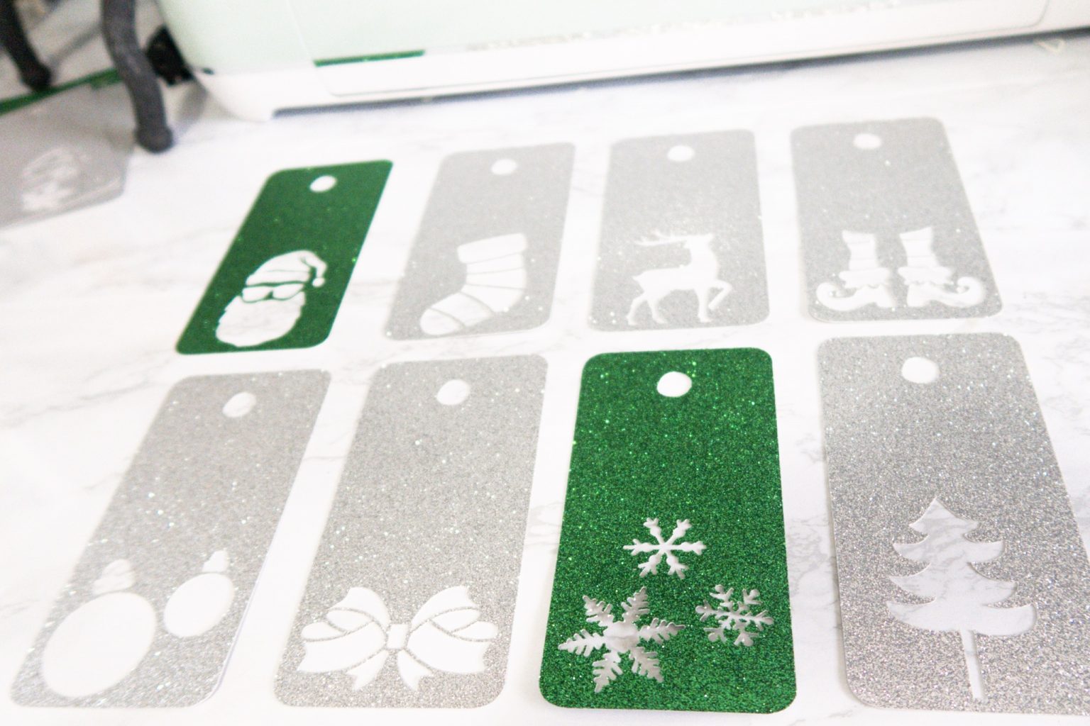DIY Gift Tags For Christmas with your Cricut